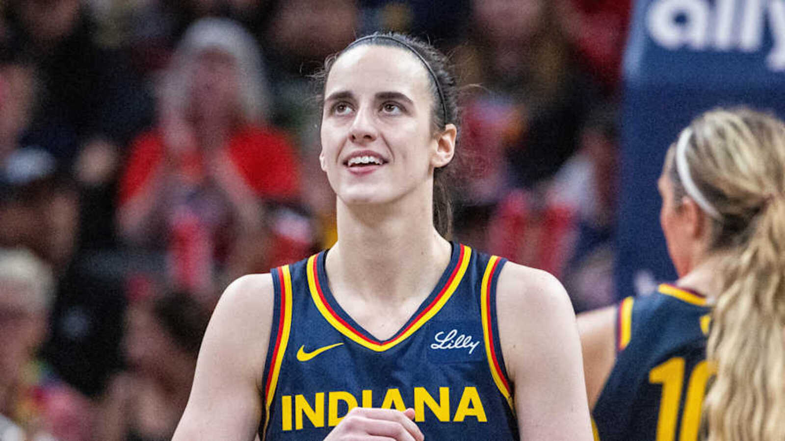 Basketball Legend Makes Wild Caitlin Clark, Steph Curry Comparison | Yardbarker