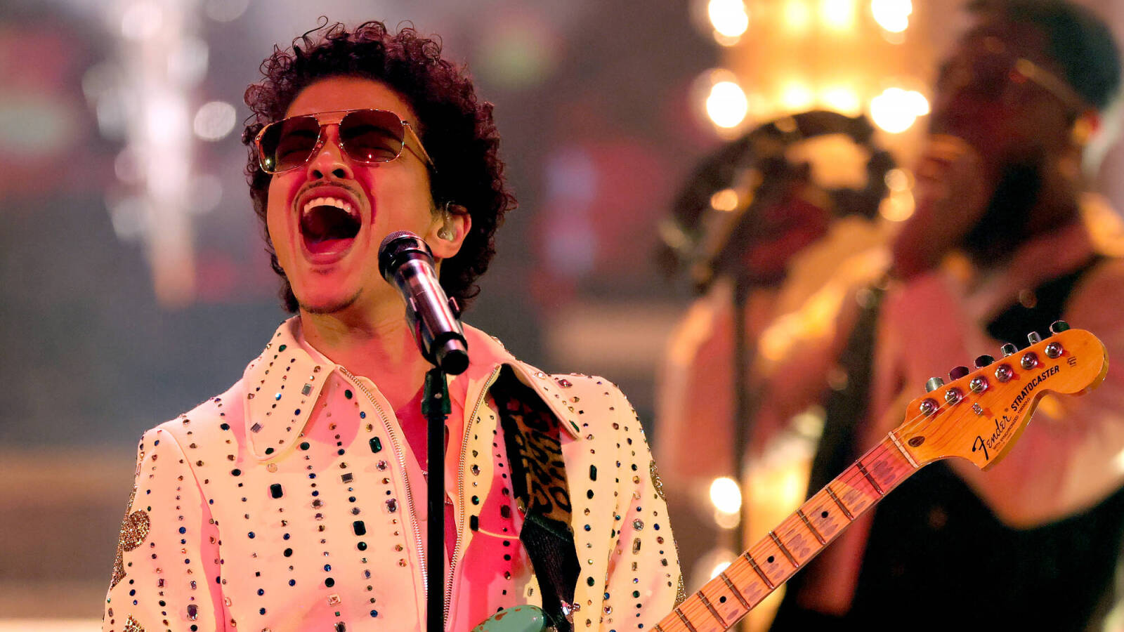 Cash in, cash out: 25 songs about money | Yardbarker