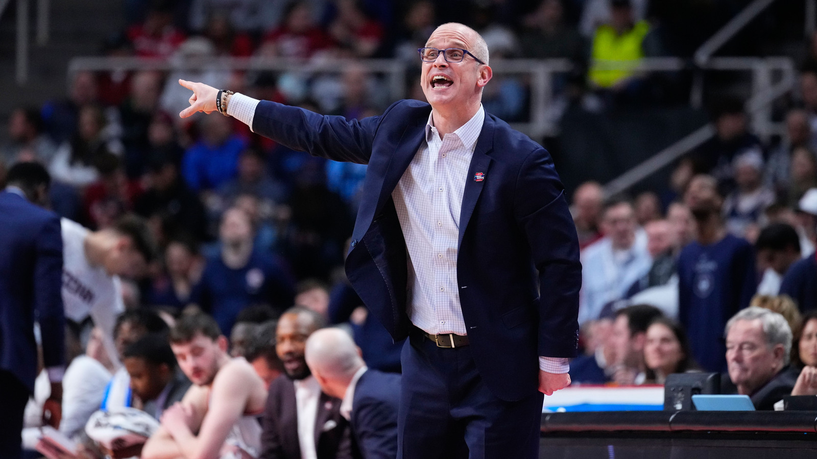 Everything points to a big UConn win tonight | Yardbarker