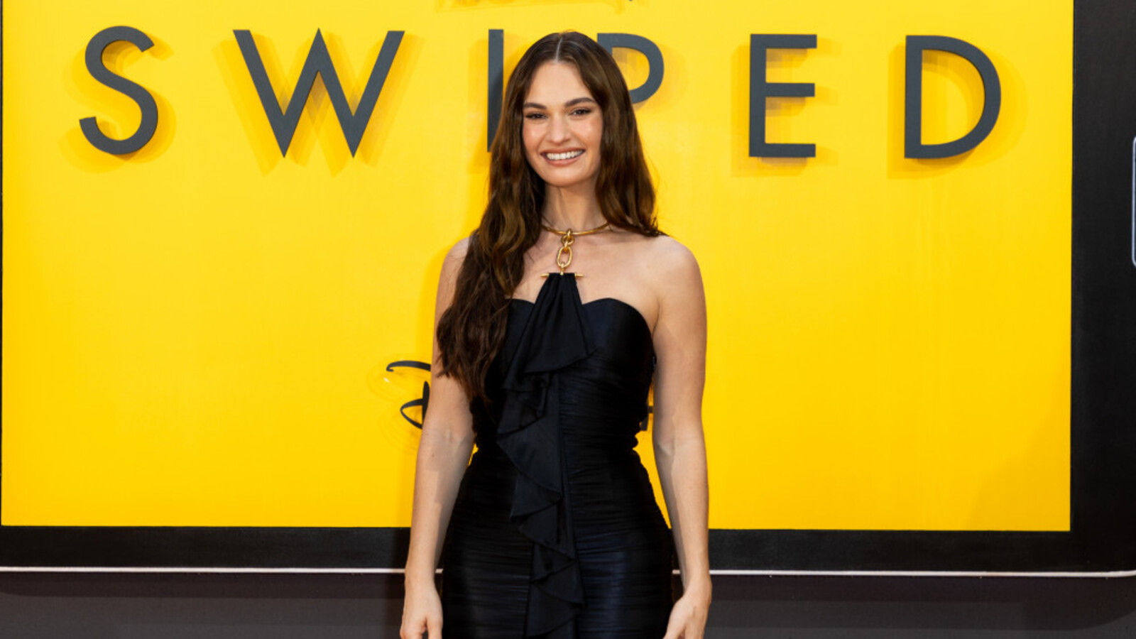 Lily James names 'disgusting' dating habit that's 'so gross' | Yardbarker