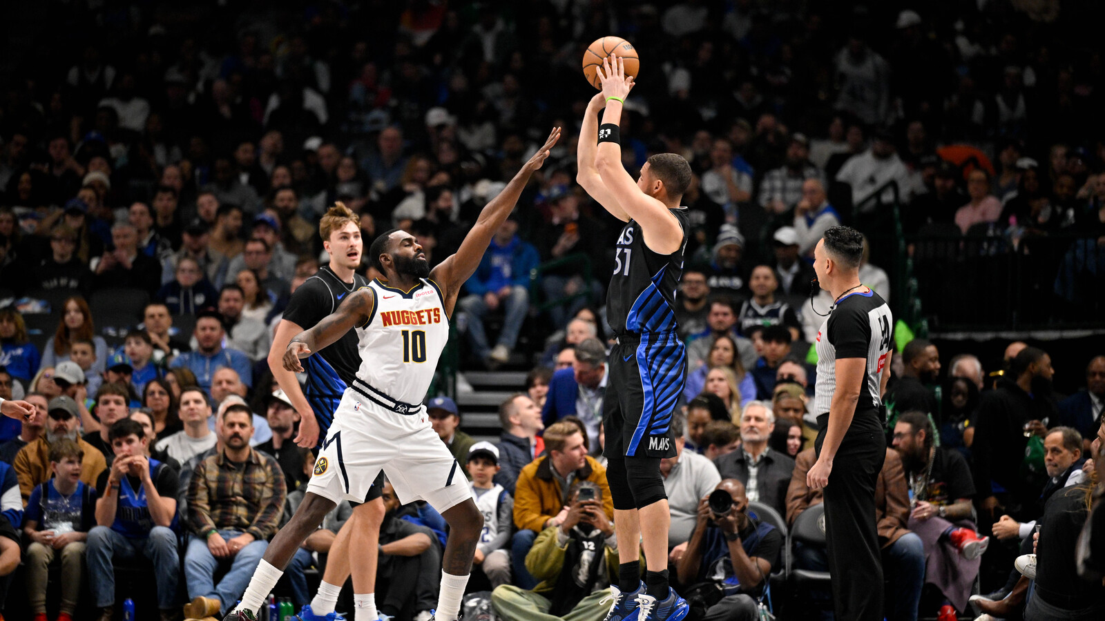 3-Team, 5-Player NBA Trade Proposal Sends Daniel Gafford, Klay Thompson ...