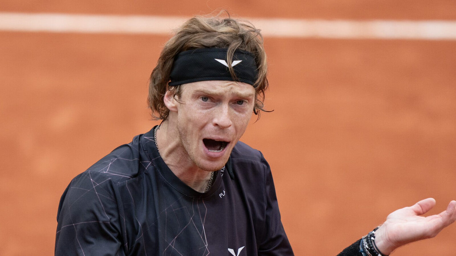 Watch: Andrey Rublev has another concerning outburst | Yardbarker
