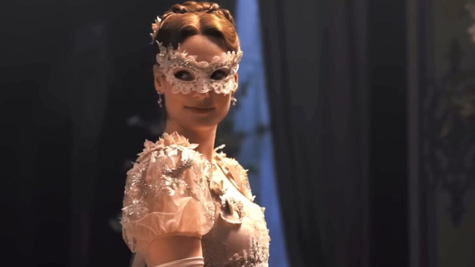 ‘Bridgerton’ Star Hannah Dodd Teases Filming ‘Magical’ Masquerade for ...