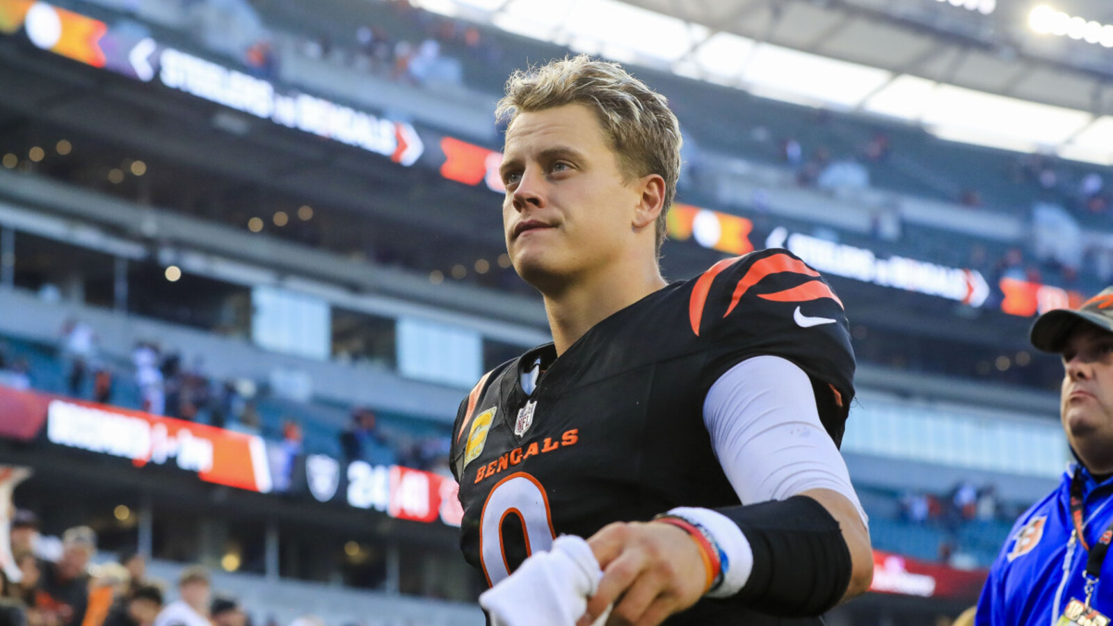 Joe Burrow's Pregame Outfit Drawing Mixed Reviews Sunday Night | Yardbarker