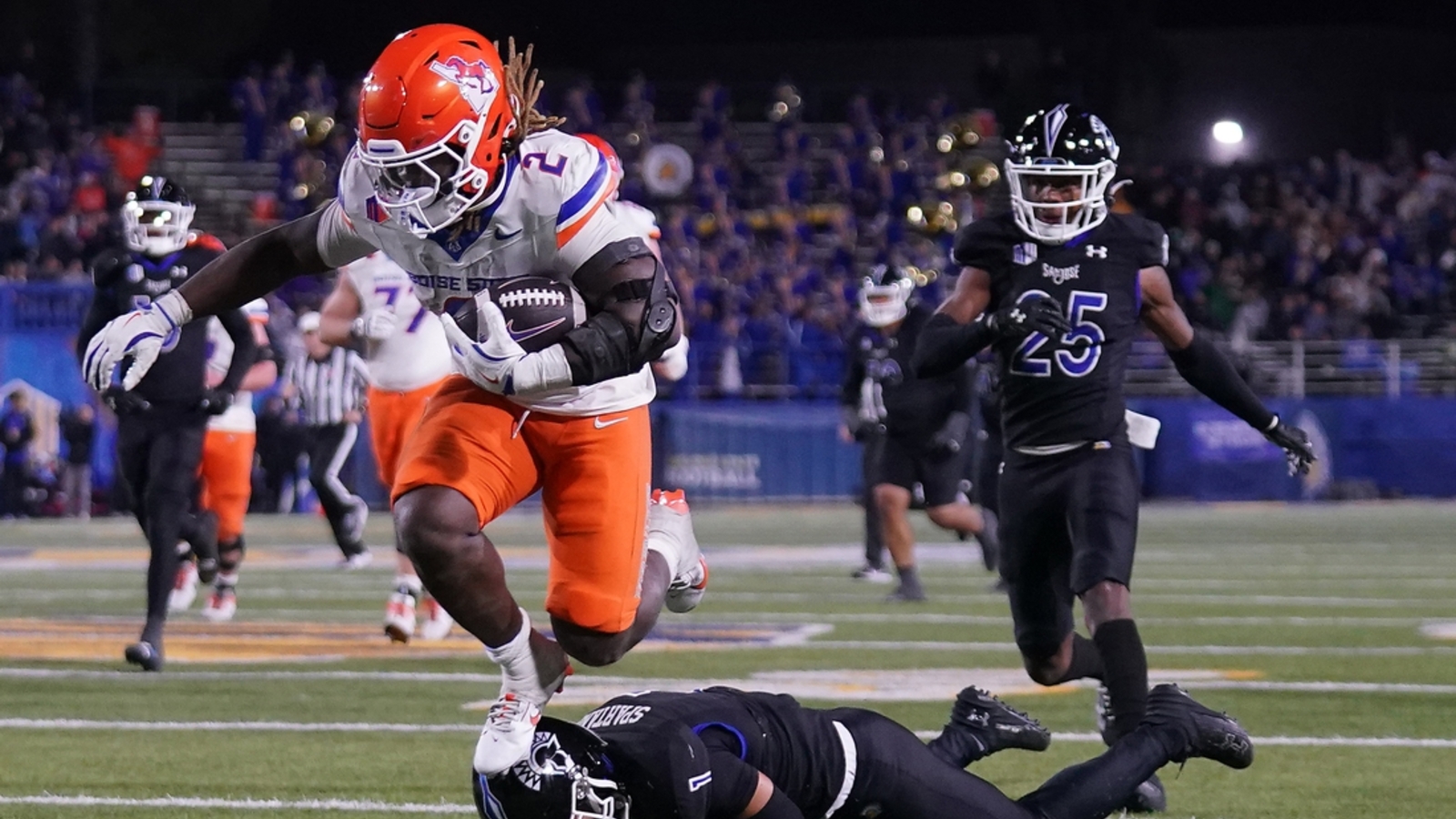 Playoff-focused No. 11 Boise State breaks for breakfast with Beavers ...
