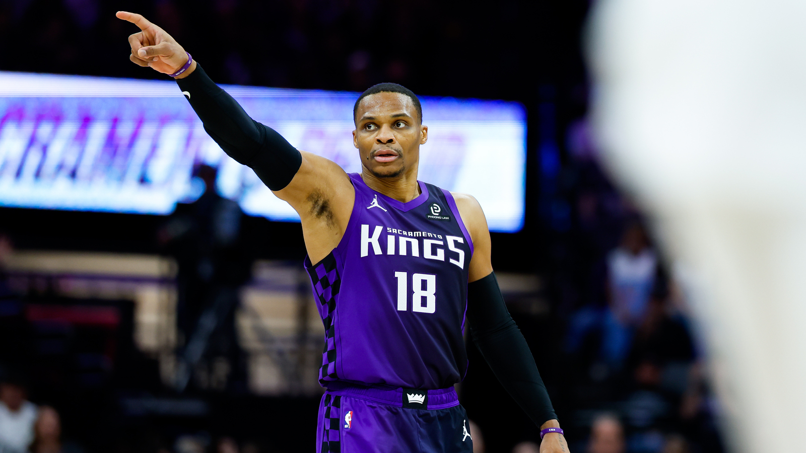 Russell Westbrook airballs wide-open dunk | Yardbarker