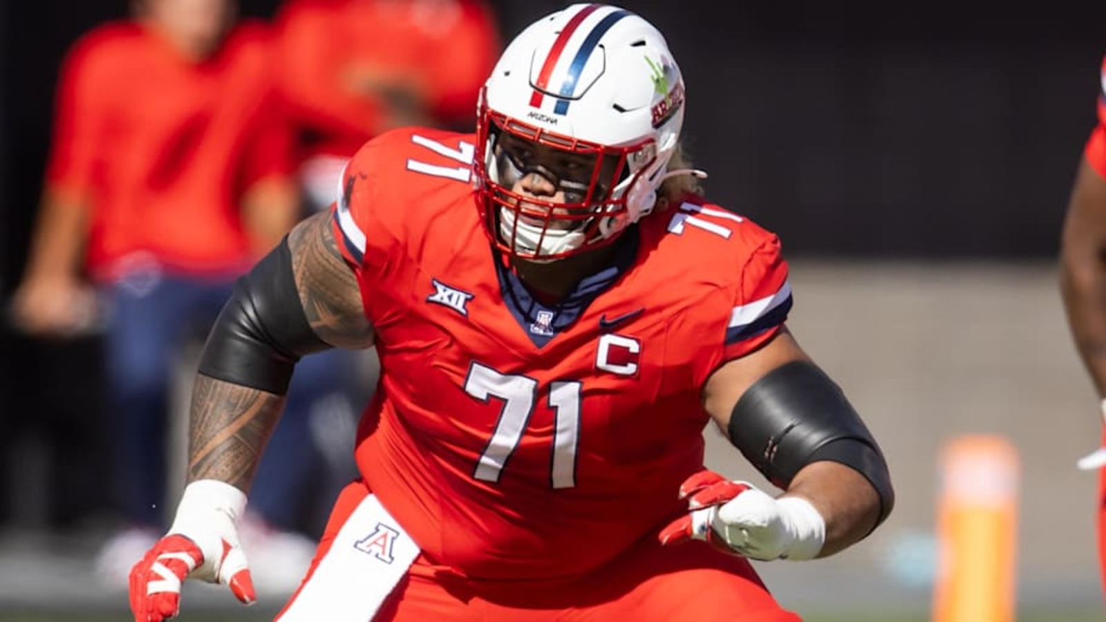 Arizona's Star OL Jonah Savaiinaea Falls Out of First Round in Latest ...