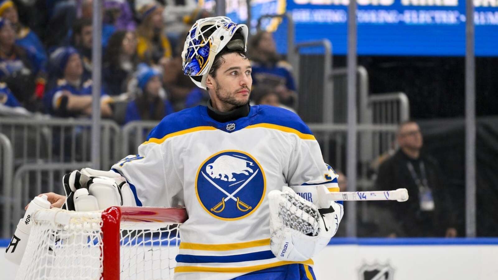 Sabres G Alex Lyon (lower body) out indefinitely | Yardbarker