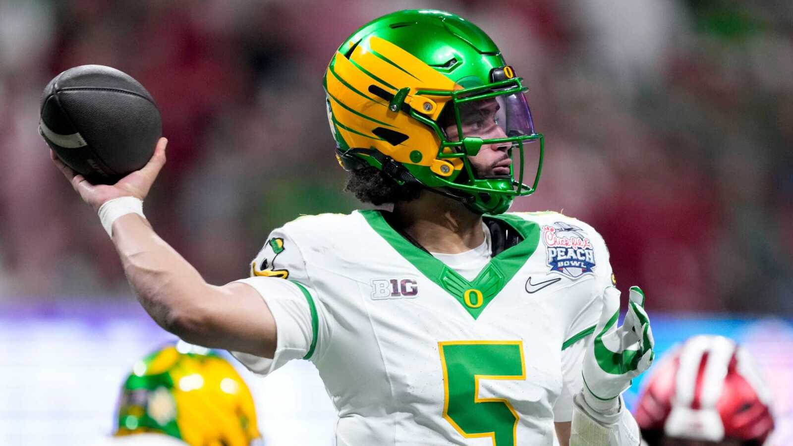 Oregon Ducks QB Dante Moore Stuns With Decision to Return for 2026 ...