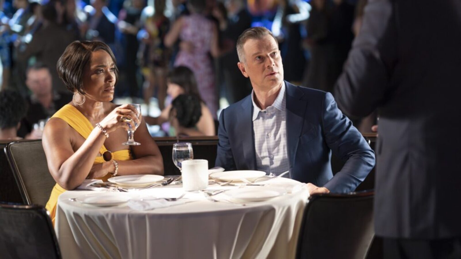 ‘9-1-1’ Star Peter Krause & Team Preview Disaster-Filled Season 7 ...