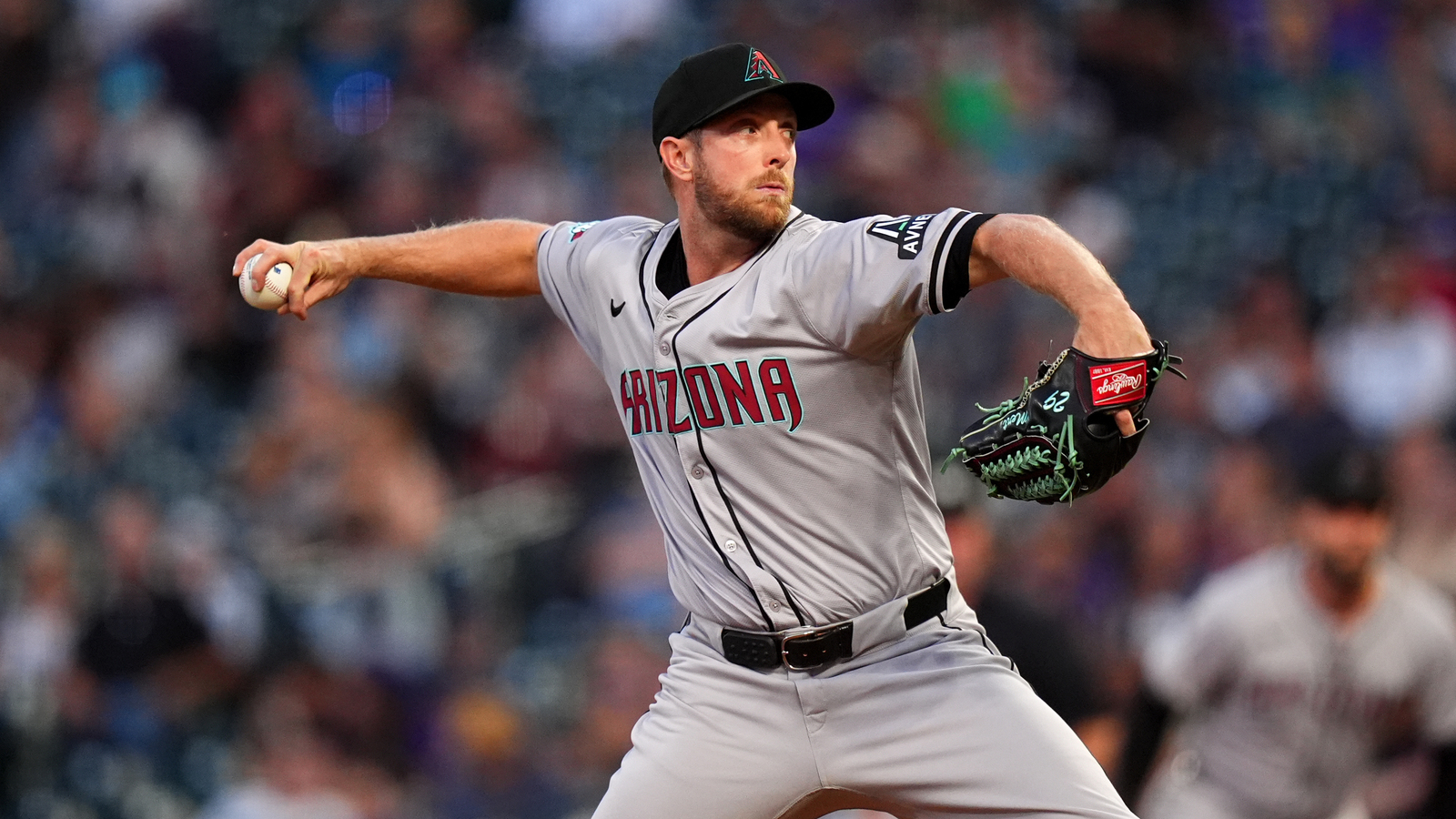 Look of the Day for 9/27: Fade Kelly against Padres | Yardbarker