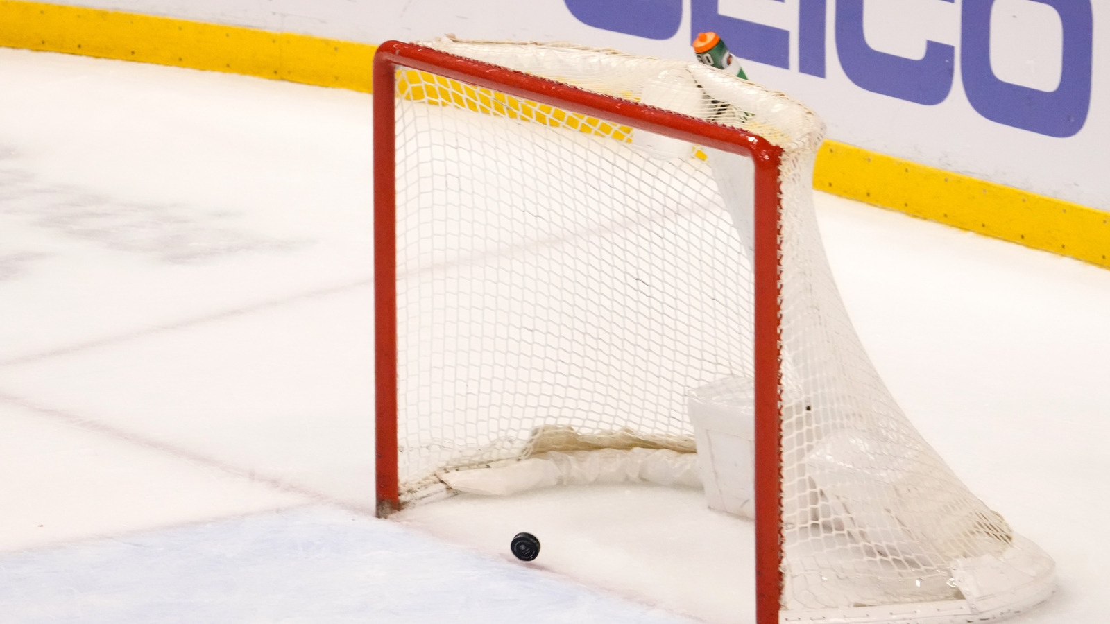 Edmonton Oilers sign goaltender Connor Ungar to two-year entry-level ...