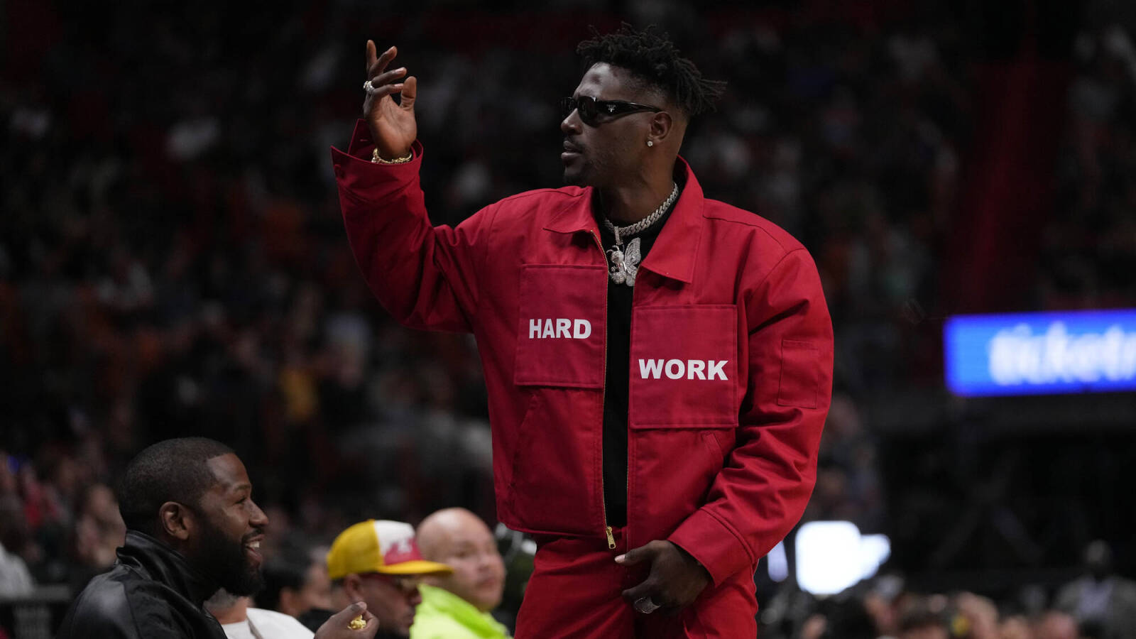 Antonio Brown hints at another NFL comeback | Yardbarker