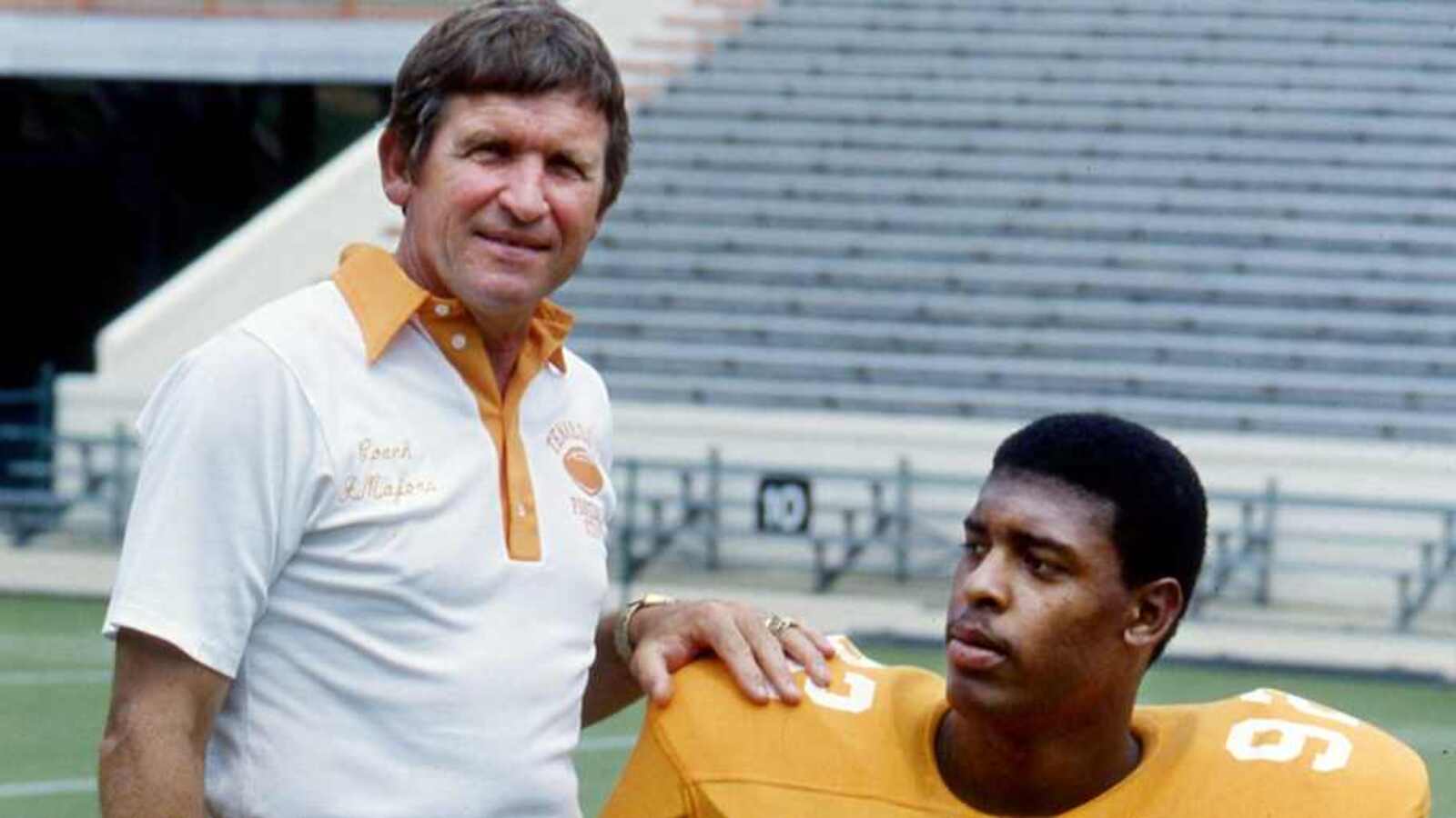 From Knoxville to Memphis: Why Reggie White Chose the USFL Over the NFL ...