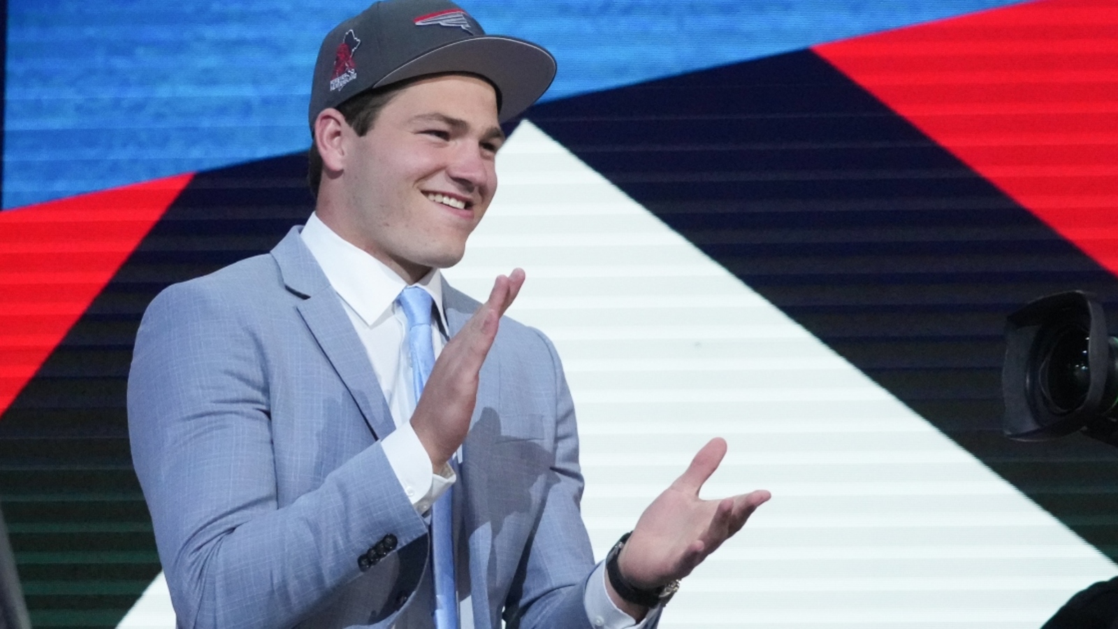 Patriots sign first-round draft pick Drake Maye, rookie contract ...
