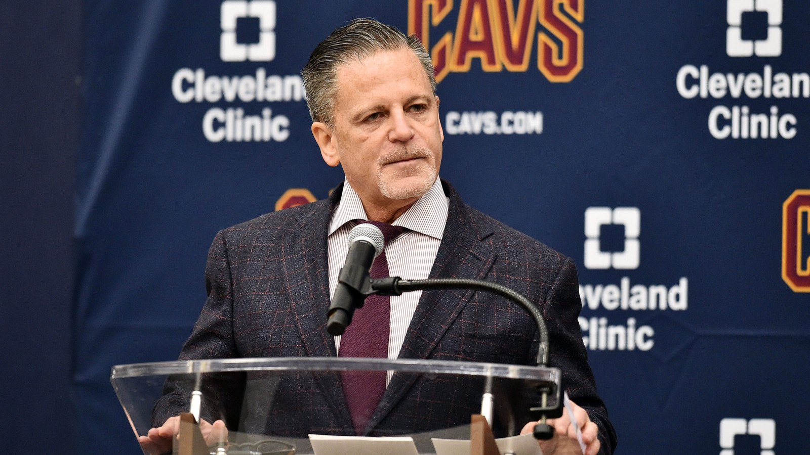 Dan Gilbert's Letter That Ruined Lakers Trade For Chris Paul Goes Viral ...