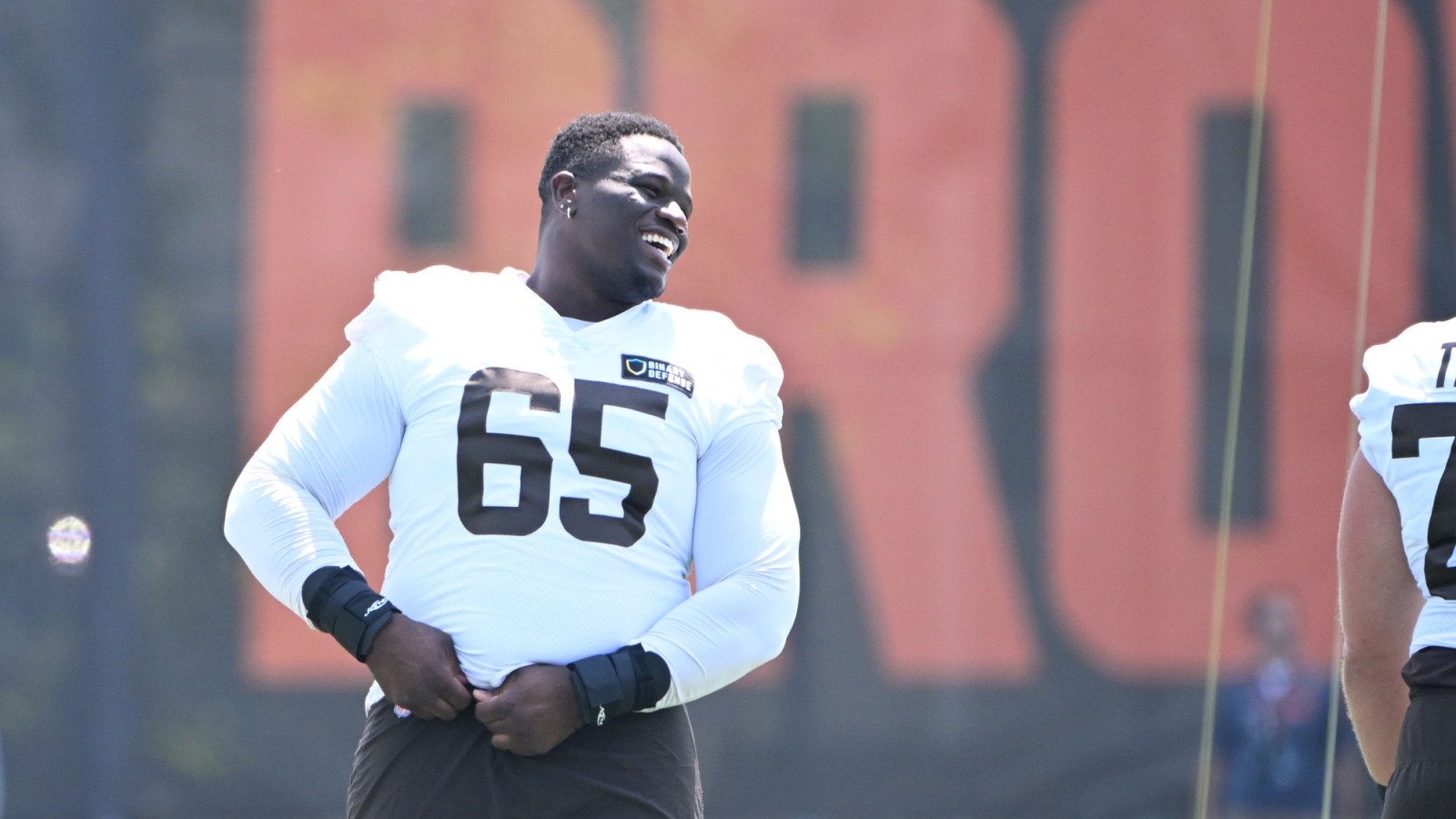 Dolphins Sign OT Germain Ifedi | Yardbarker