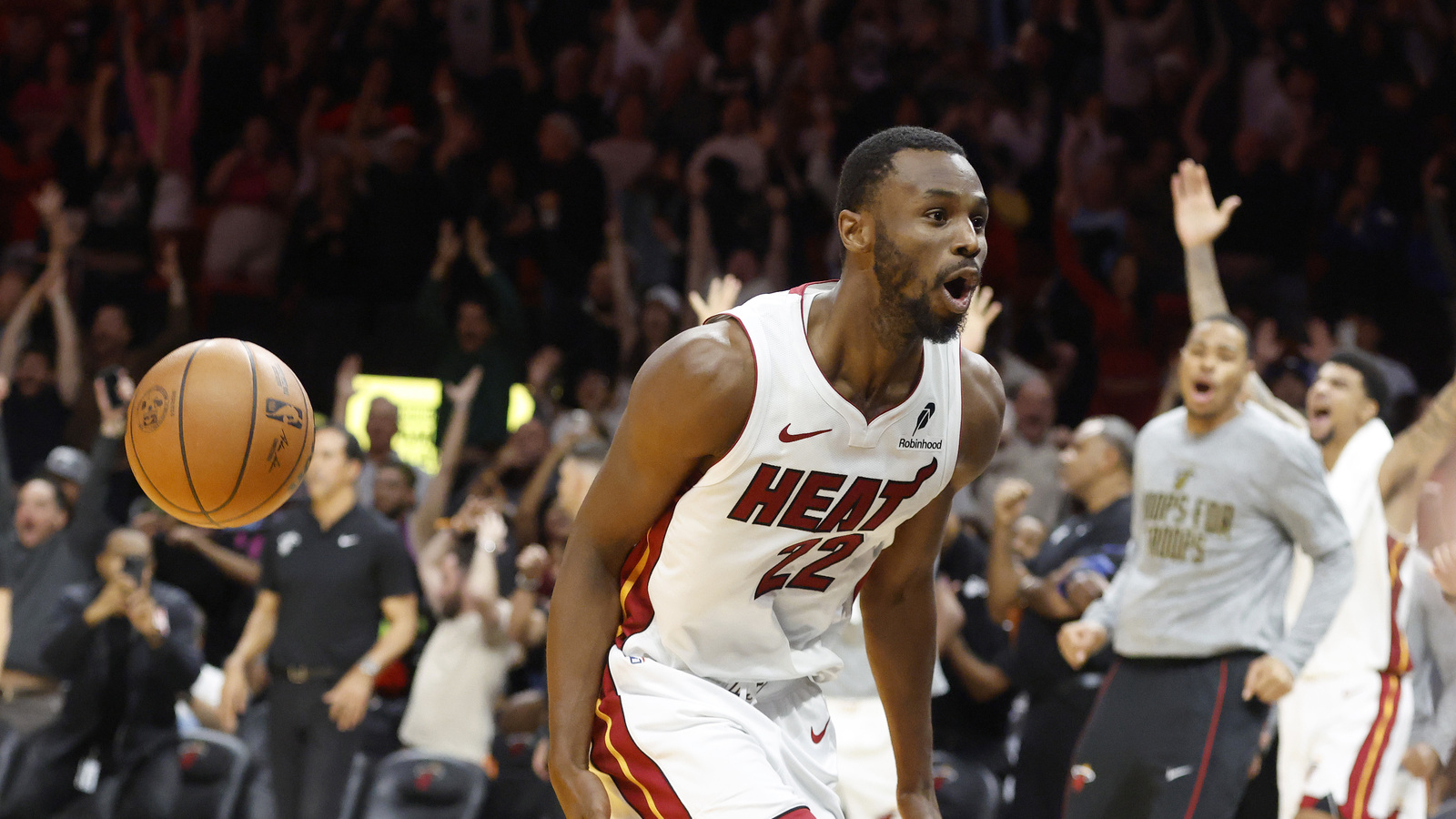 Miami Heat Stay Perfect At Home; Outlast Cavs In OT | Yardbarker