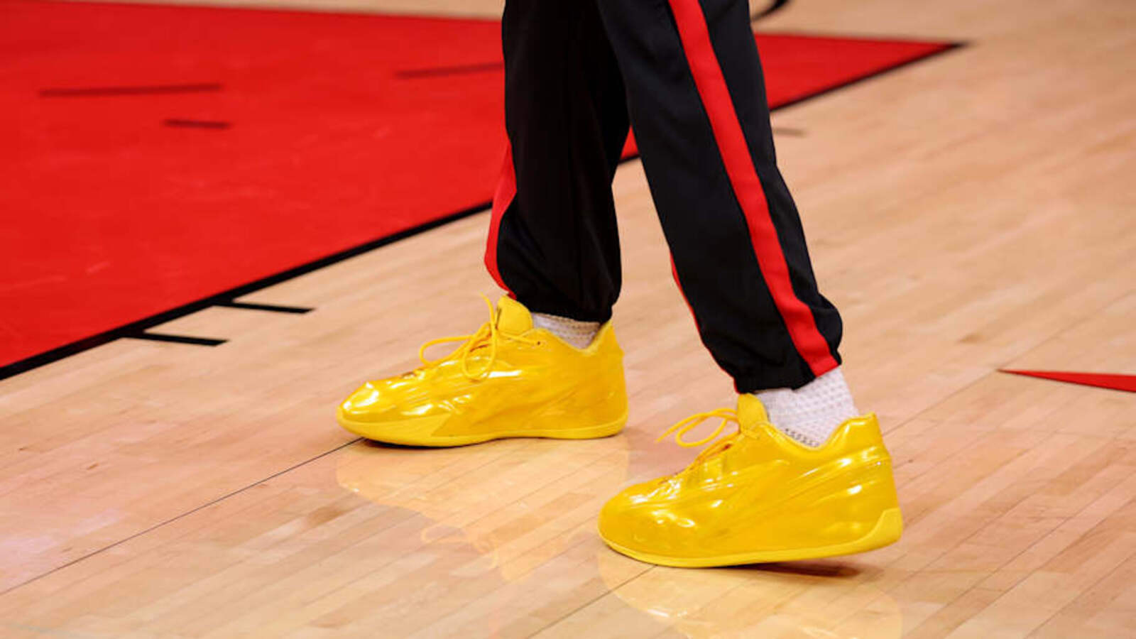 Kevin Durant Dons New Colorway of Unreleased KD 19 Shoe in Rockets ...
