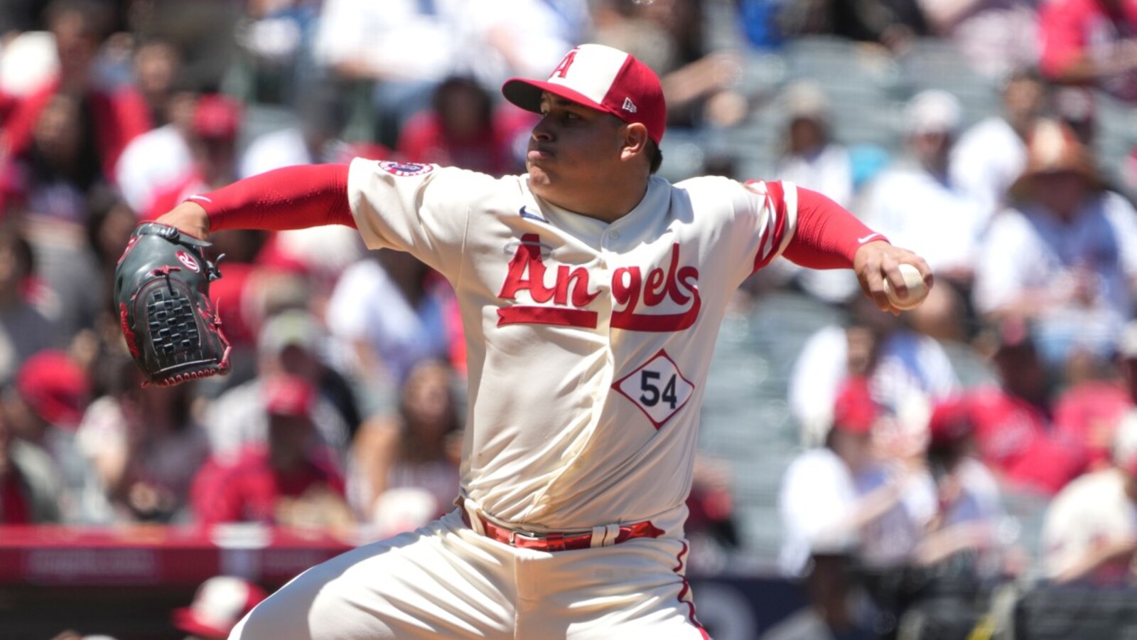 2 Angels Pitchers to Miss Beginning of Camp | Yardbarker