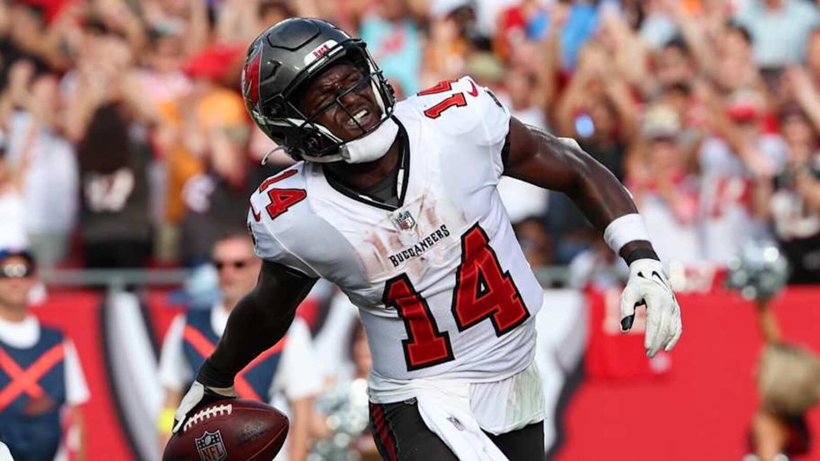 Steelers Named Landing Spot for Bucs Pro Bowl WR | Yardbarker