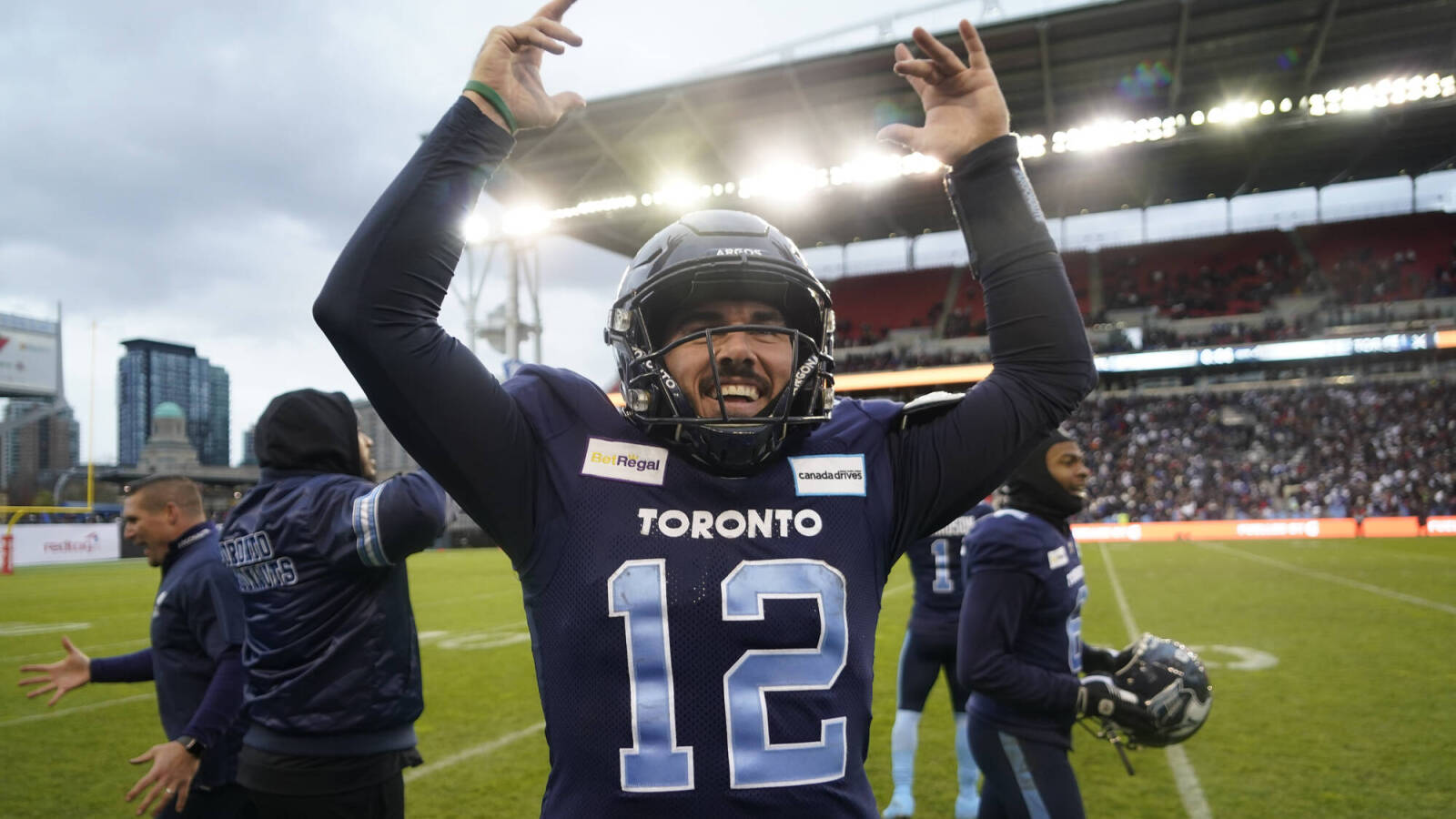 QB with checkered past campaigns for second chance in NFL | Yardbarker