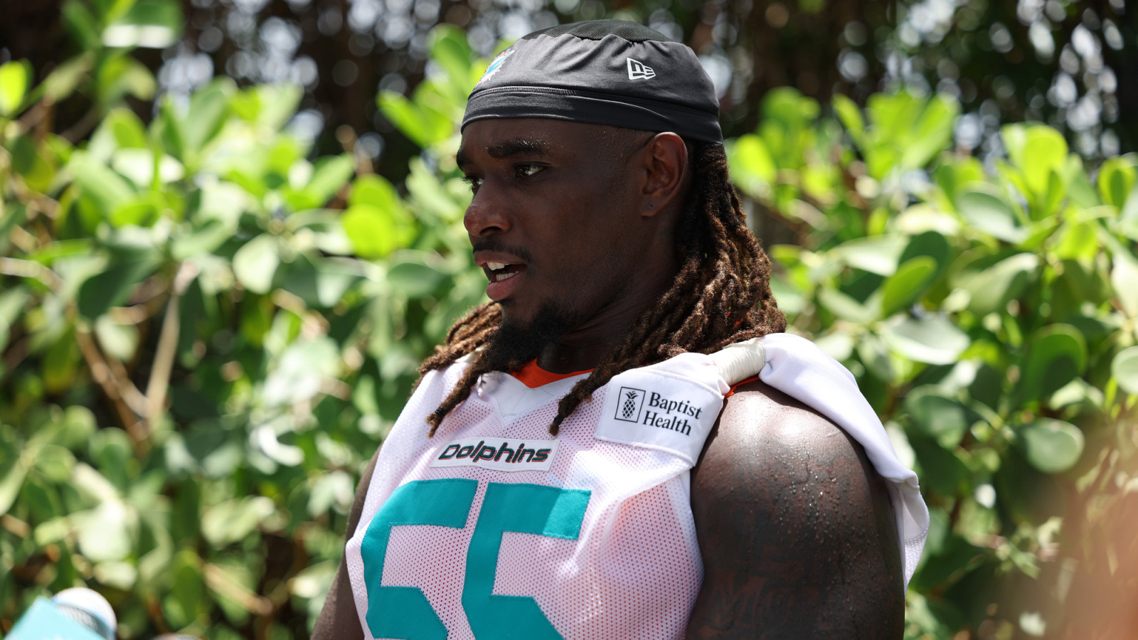 Dolphins Sign C Aaron Brewer To Three-Year Extension | Yardbarker