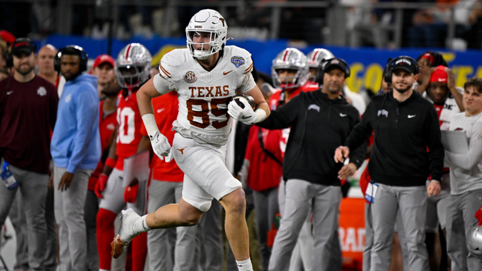 Texas TE Says ‘It’d Be a Great Honor’ To Play for Broncos | Yardbarker
