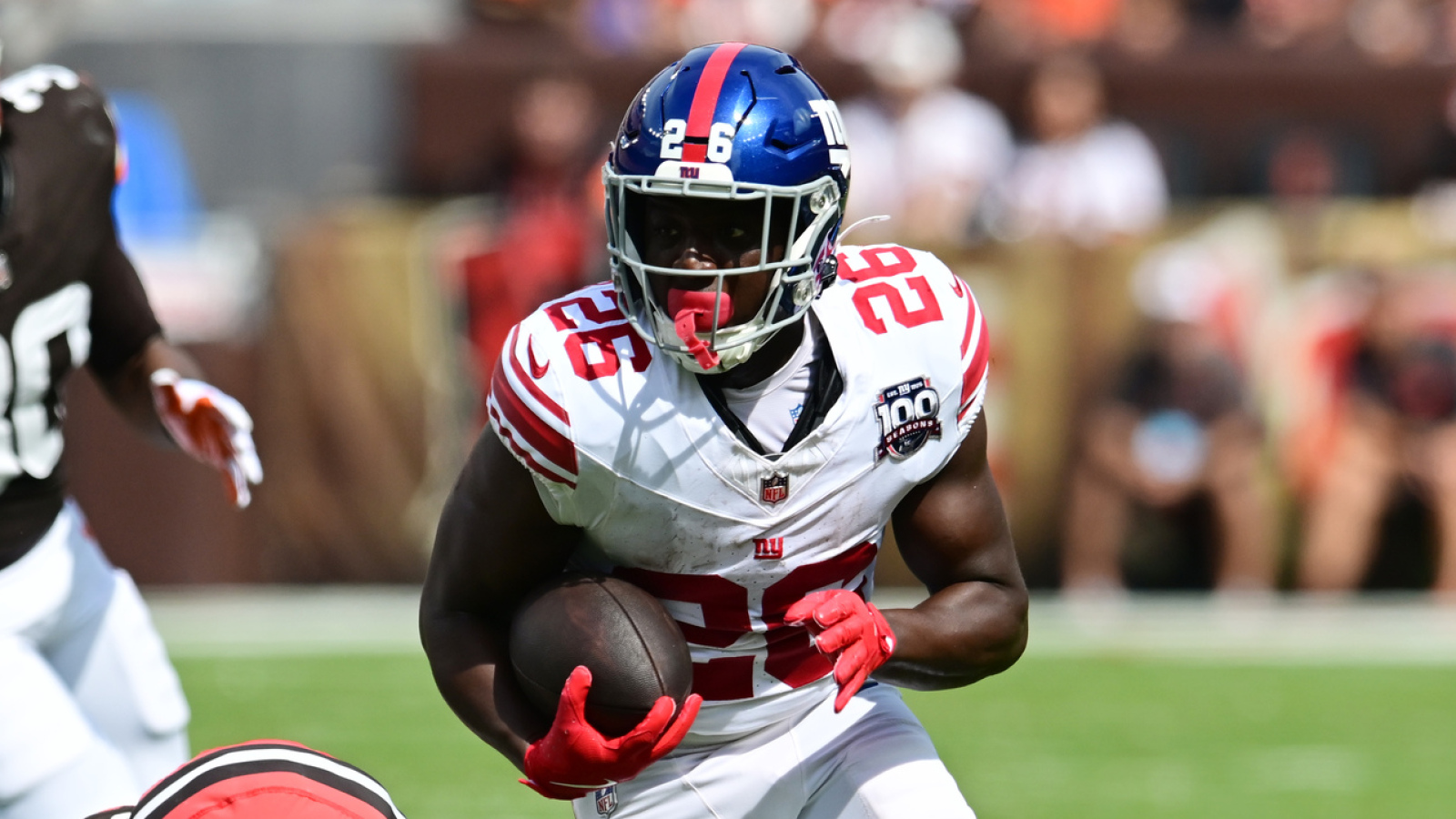 Watch: Giants' Devin Singletary seals win over Browns with unselfish ...