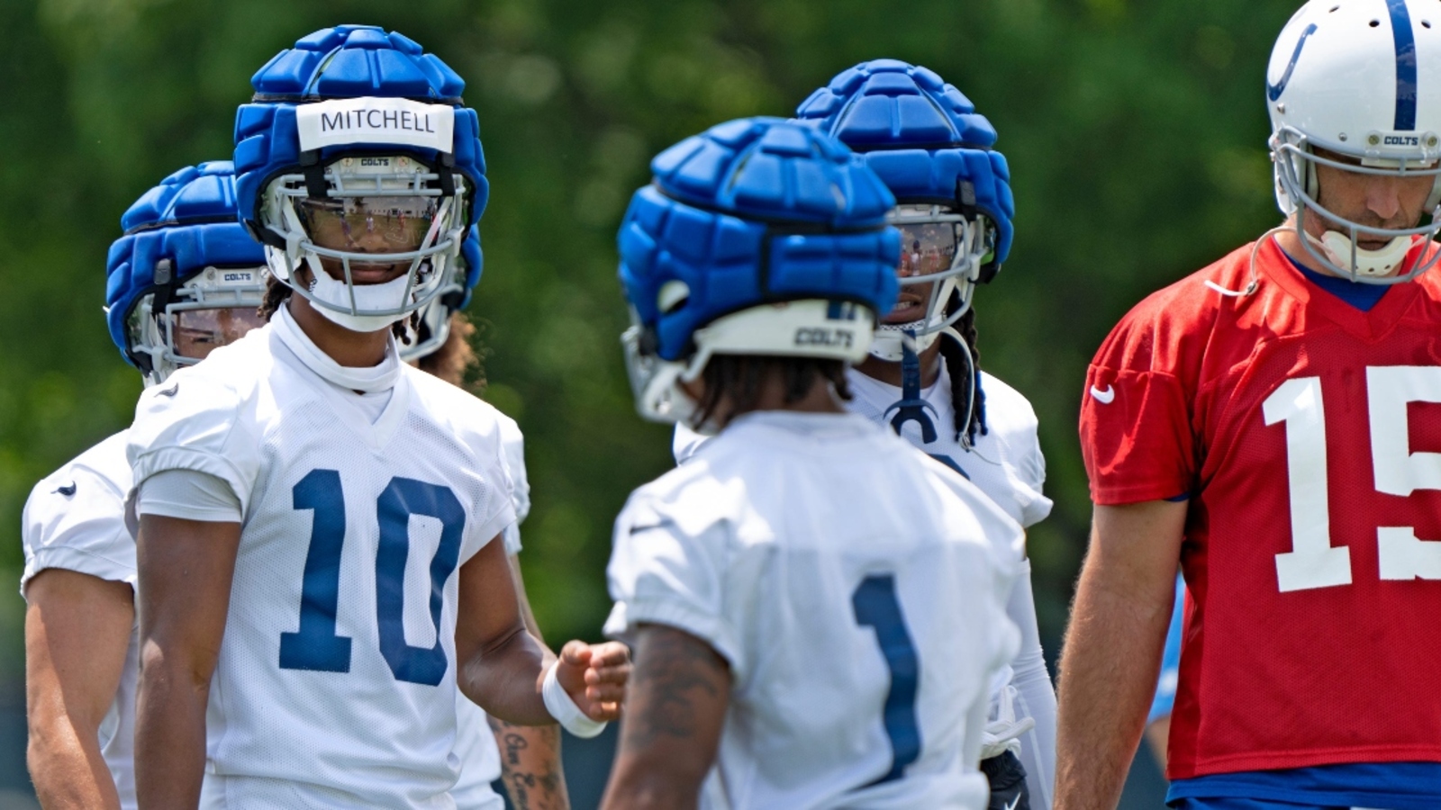 AD Mitchell makes an acrobatic grab in Colts training camp | Yardbarker
