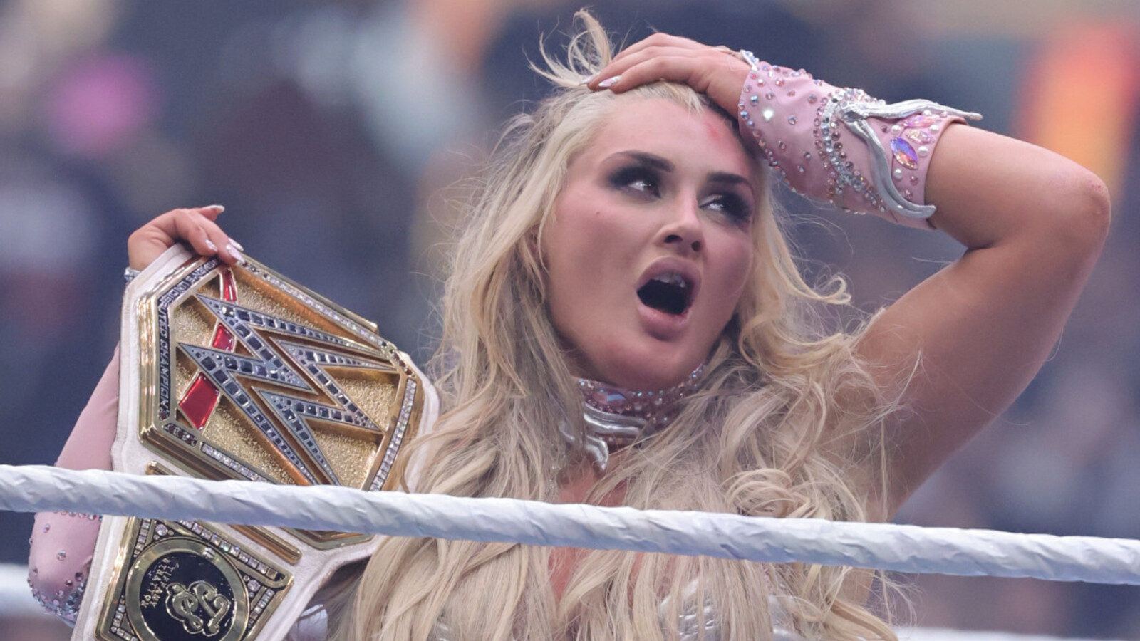 WWE SmackDown Results: Surprise Return & Heel Turn on Tiffany Stratton ...