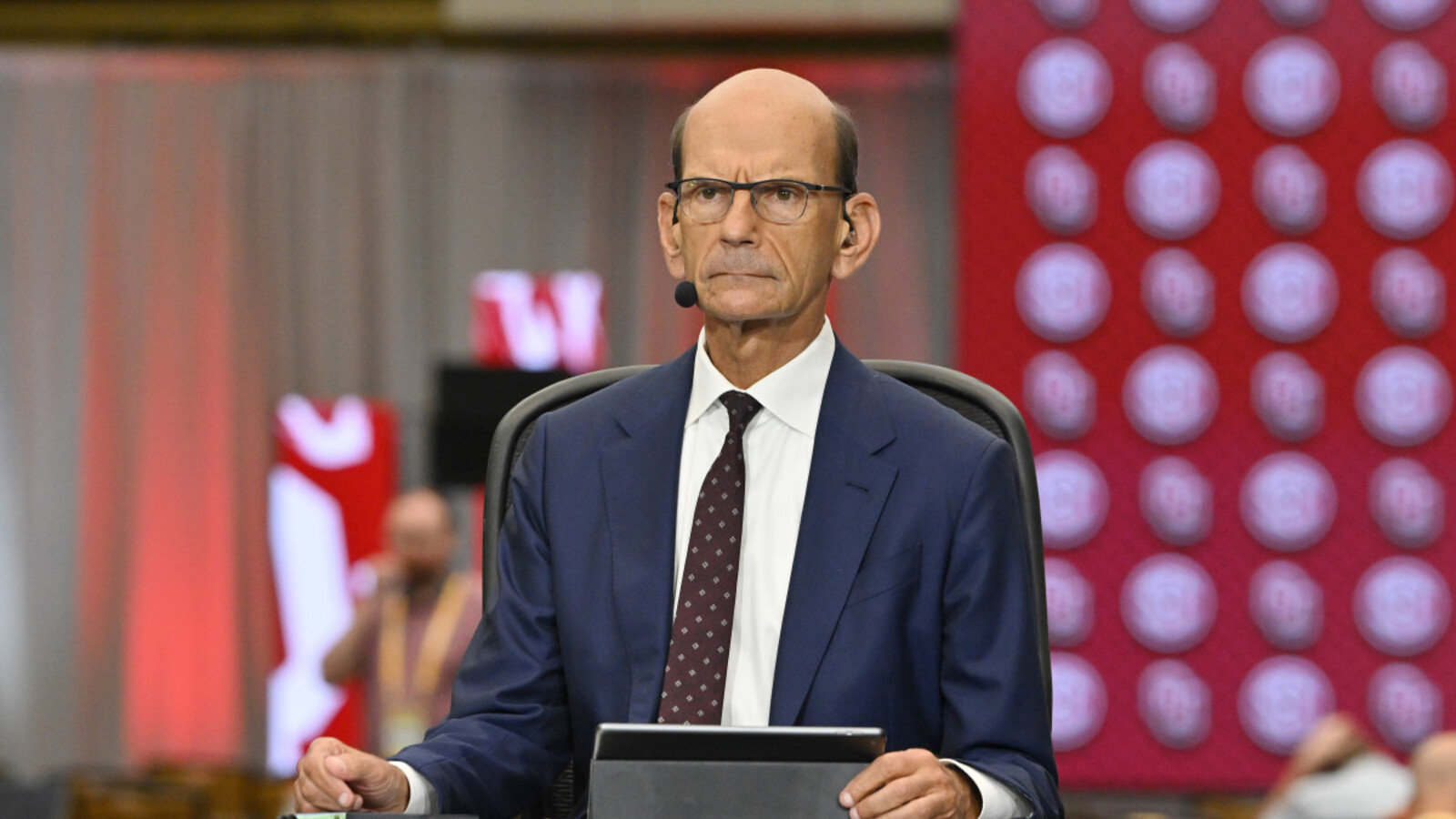 Paul Finebaum Offers Bleak National Title Outlook For Historic College Football Program | Yardbarker