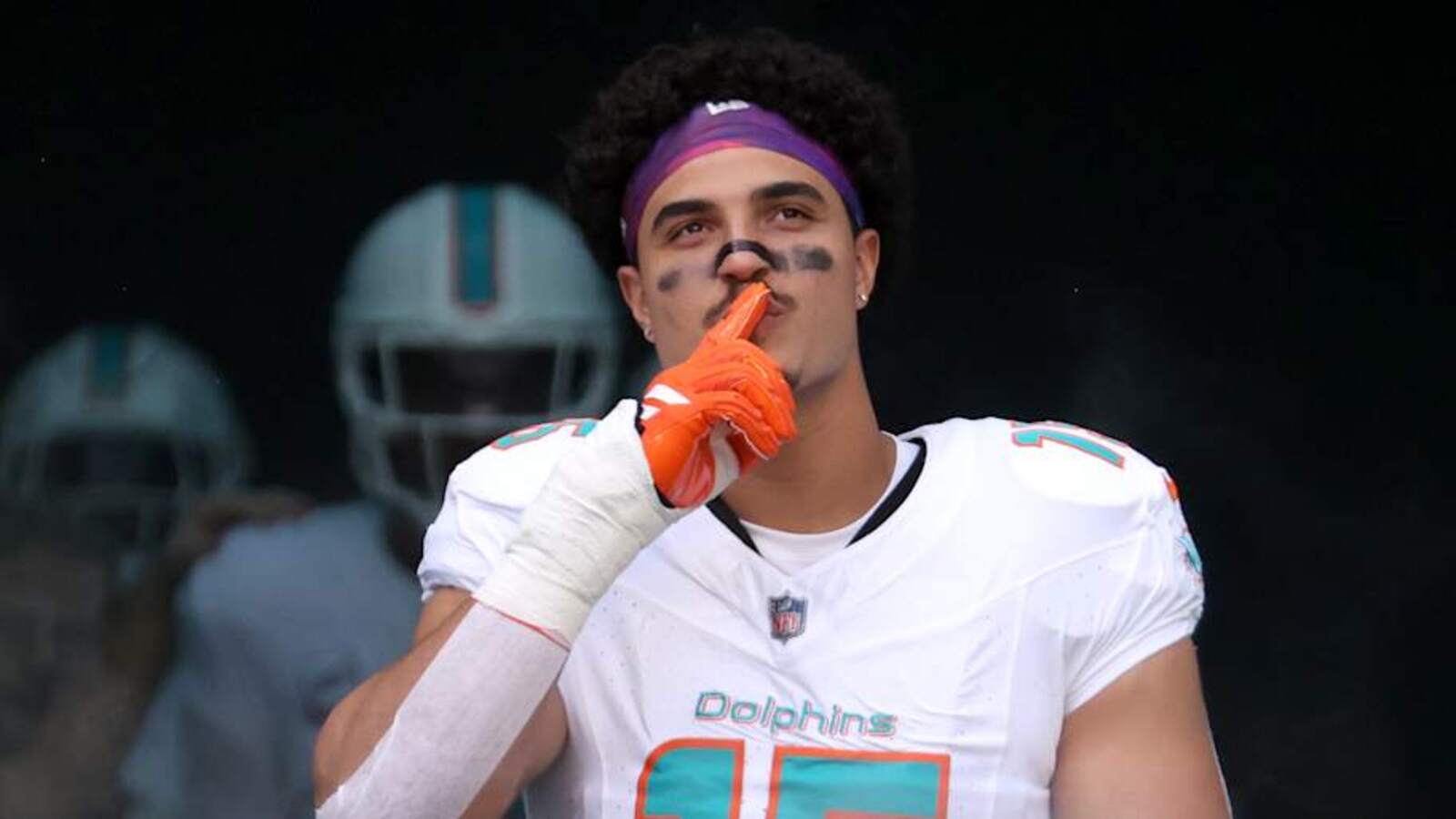Jaelan Phillips lets Eagles fans behind curtain on relationship with ...