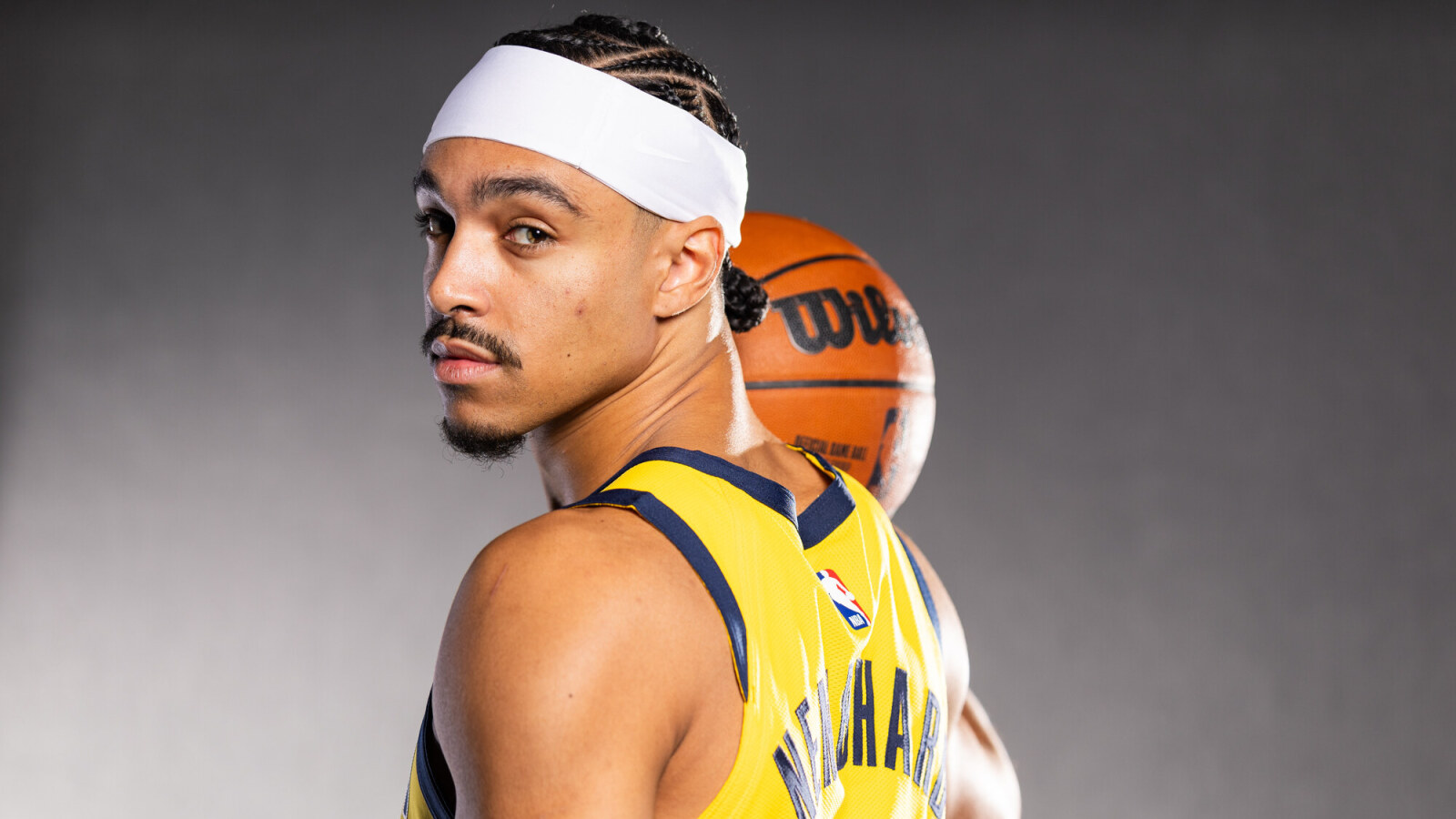 Andrew Nembhard exits Pacers’ opener with a sore shoulder | Yardbarker