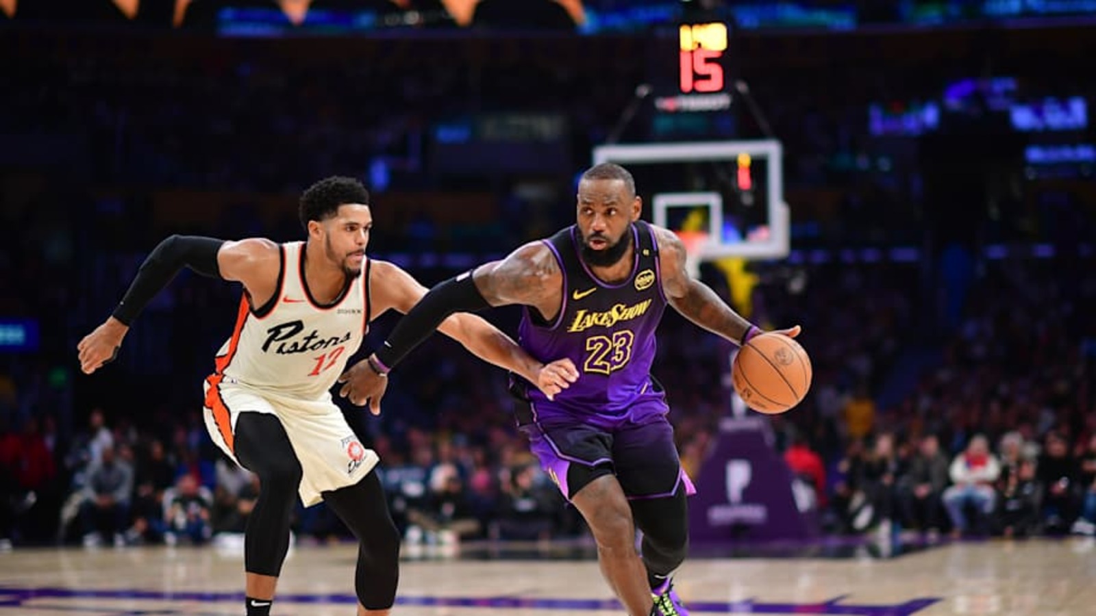 Lakers' LeBron James Calls Out NBA For Lack of 'Christmas Unis ...