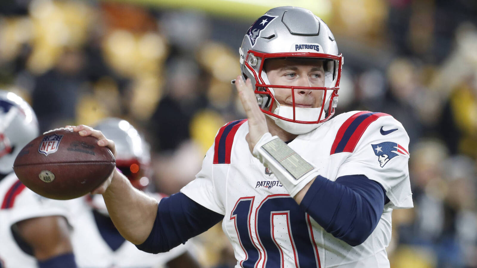 Patriots tackle speaks candidly about QB Mac Jones | Yardbarker