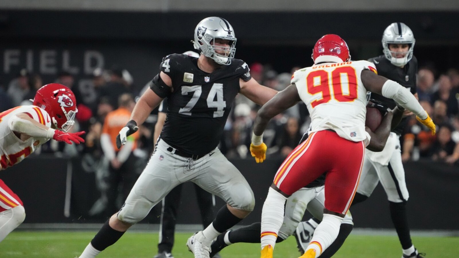 Raiders Offensive Line Grades so Far This Season | Yardbarker