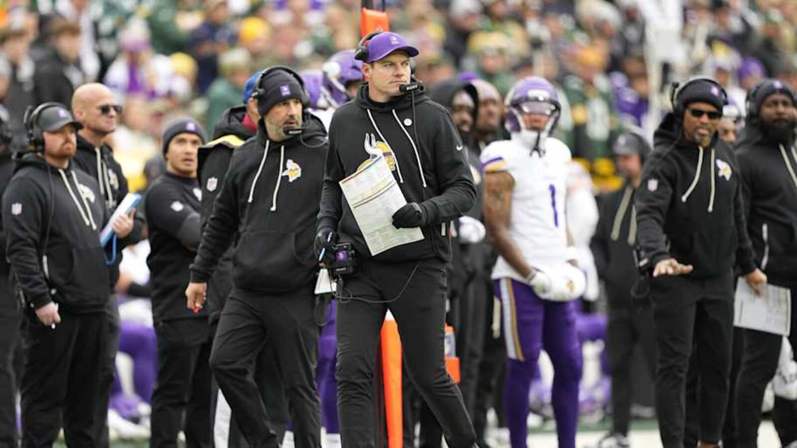 Vikings sign backup QB to active roster ahead of Commanders clash ...