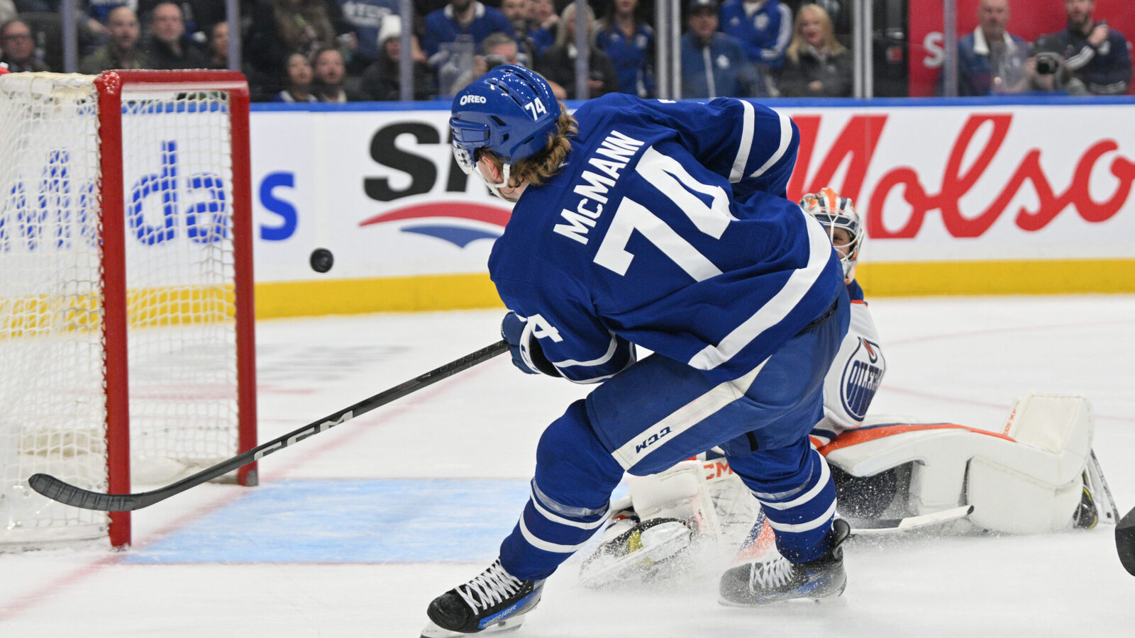 Lazy plays lead to costly mistakes in Oilers loss to Maple Leafs ...