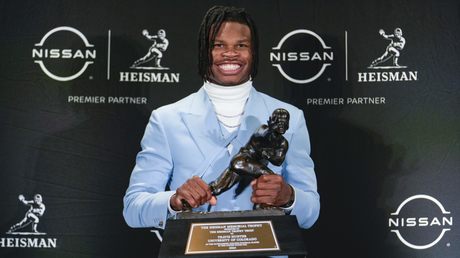 Tim Tebow Weighs in on Travis Hunter's NFL Future | Yardbarker