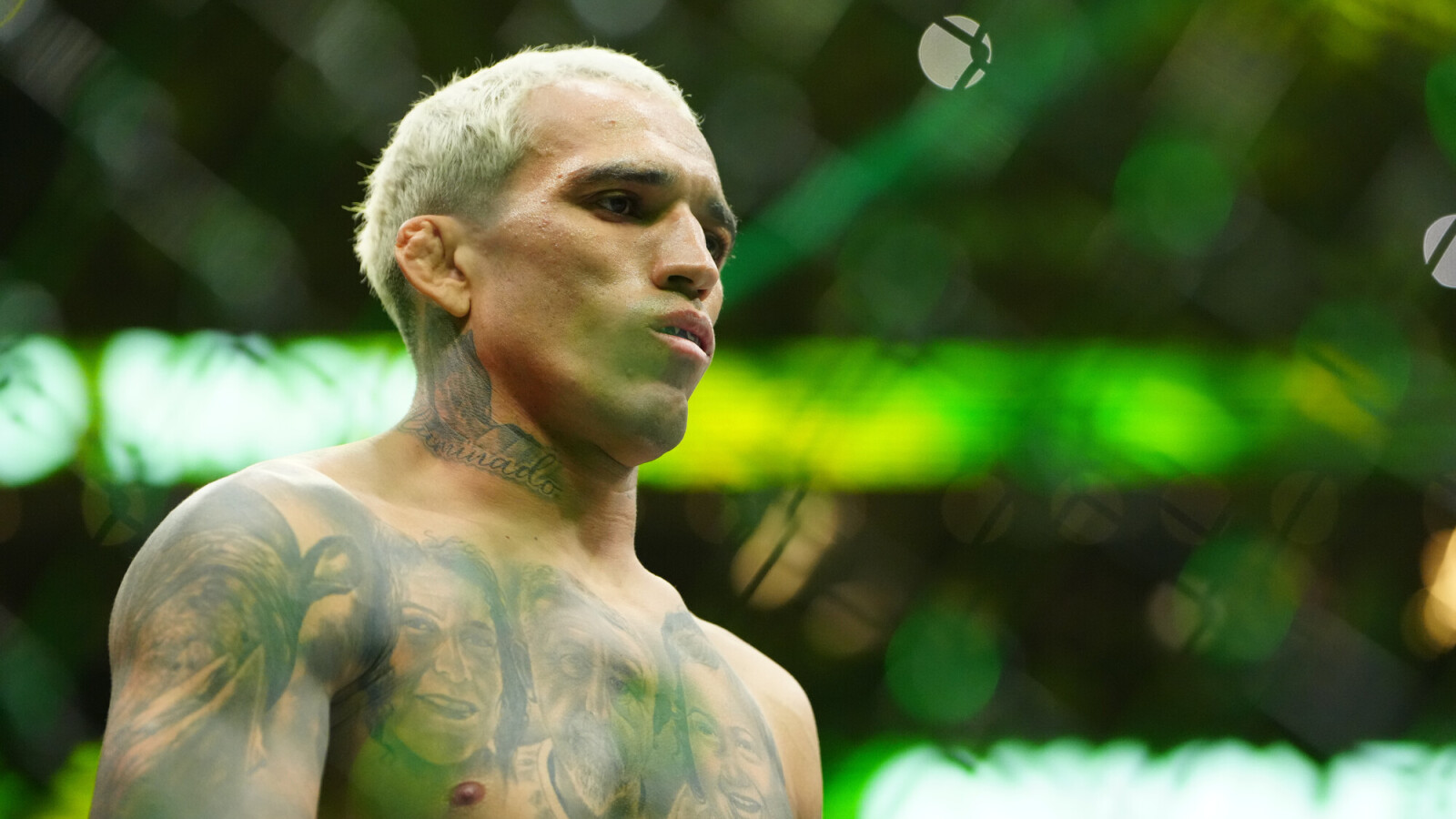 Charles Oliveira Suggests White House for Max Holloway BMF Title Fight ...