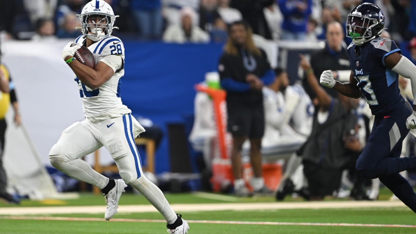 Colts rush for 335 yards to beat Titans, stay in playoff hunt | Yardbarker