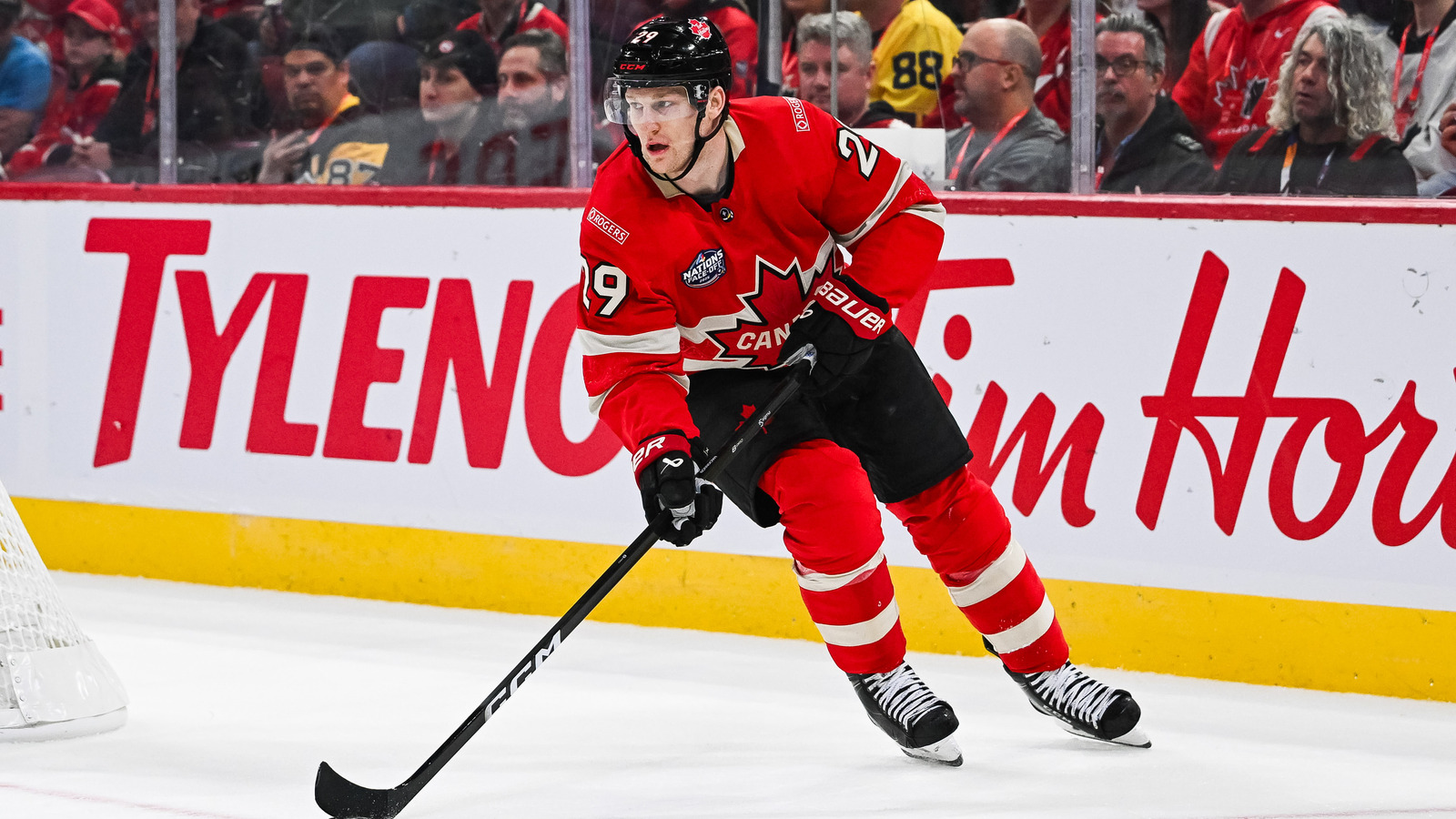 Fans rip Nathan MacKinnon for selfish sequence on Team Canada | Yardbarker