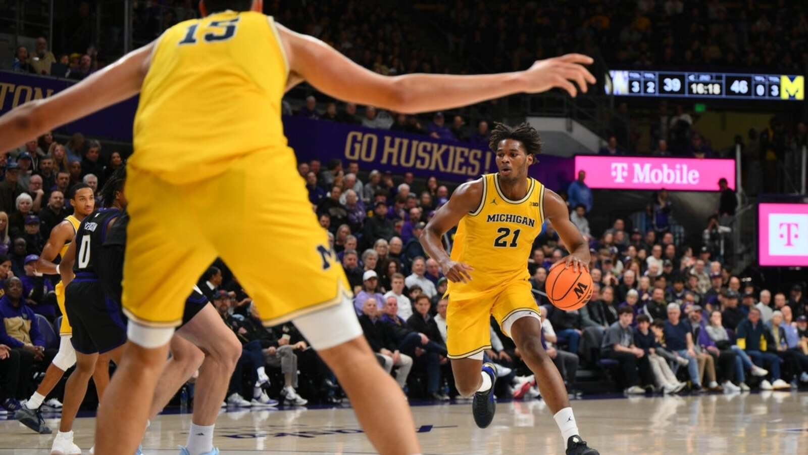 Morez Johnson Jr., No. 4 Michigan aim to exploit Oregon's interior ...