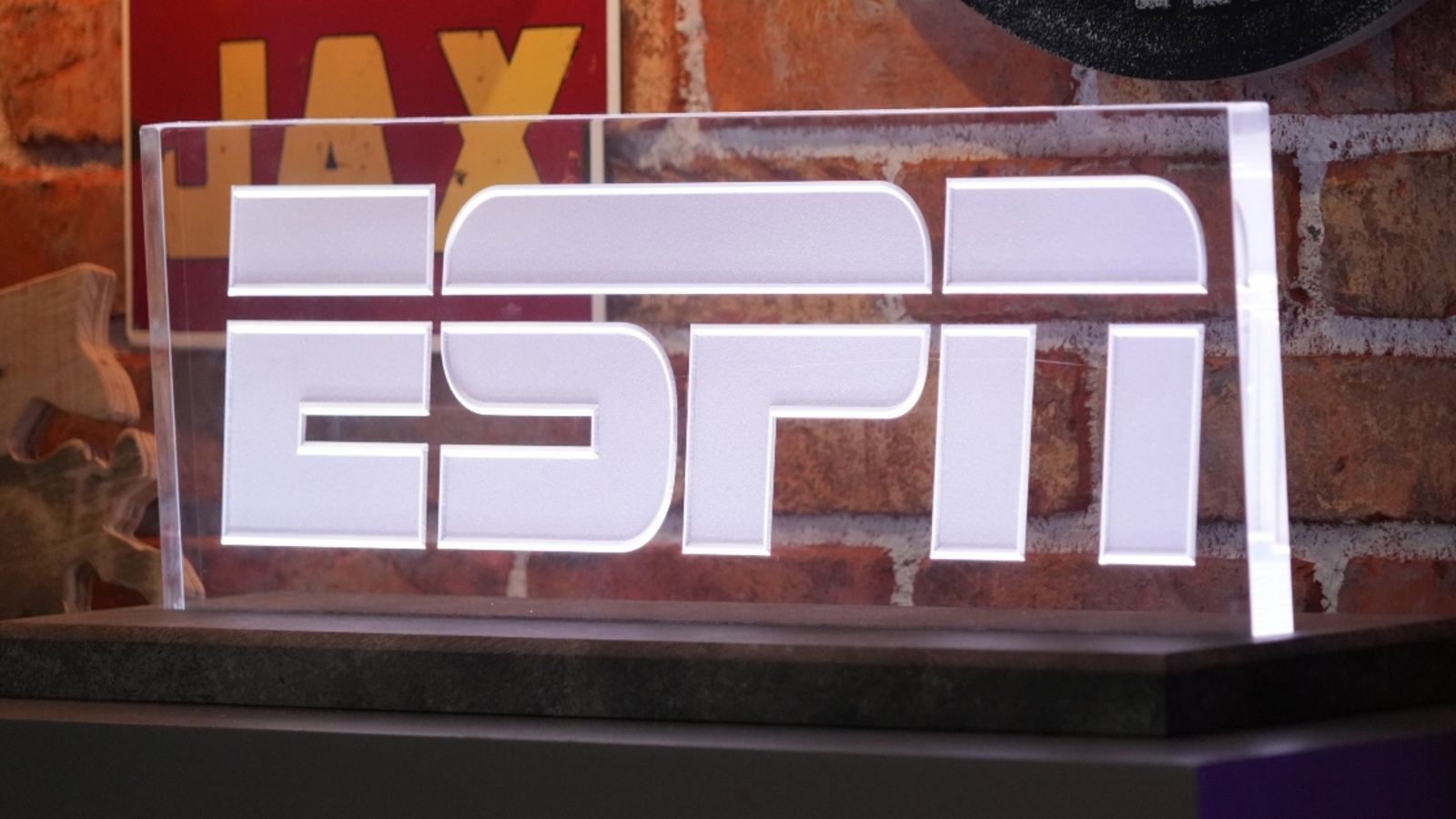 Report: Stan Verrett, ESPN parting ways after 25 years | Yardbarker