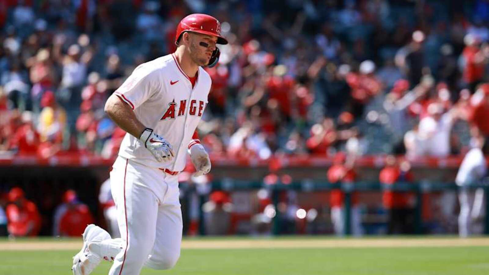 Free Agent Says He Chose Angels Over Other Offers to Play With Mike ...