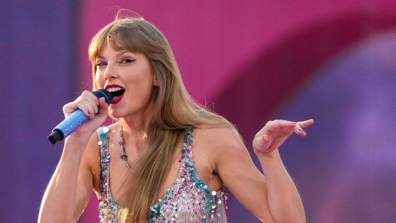 Taylor Swift Compared To Jerry Jones in Music Icon's Hot Take | Yardbarker