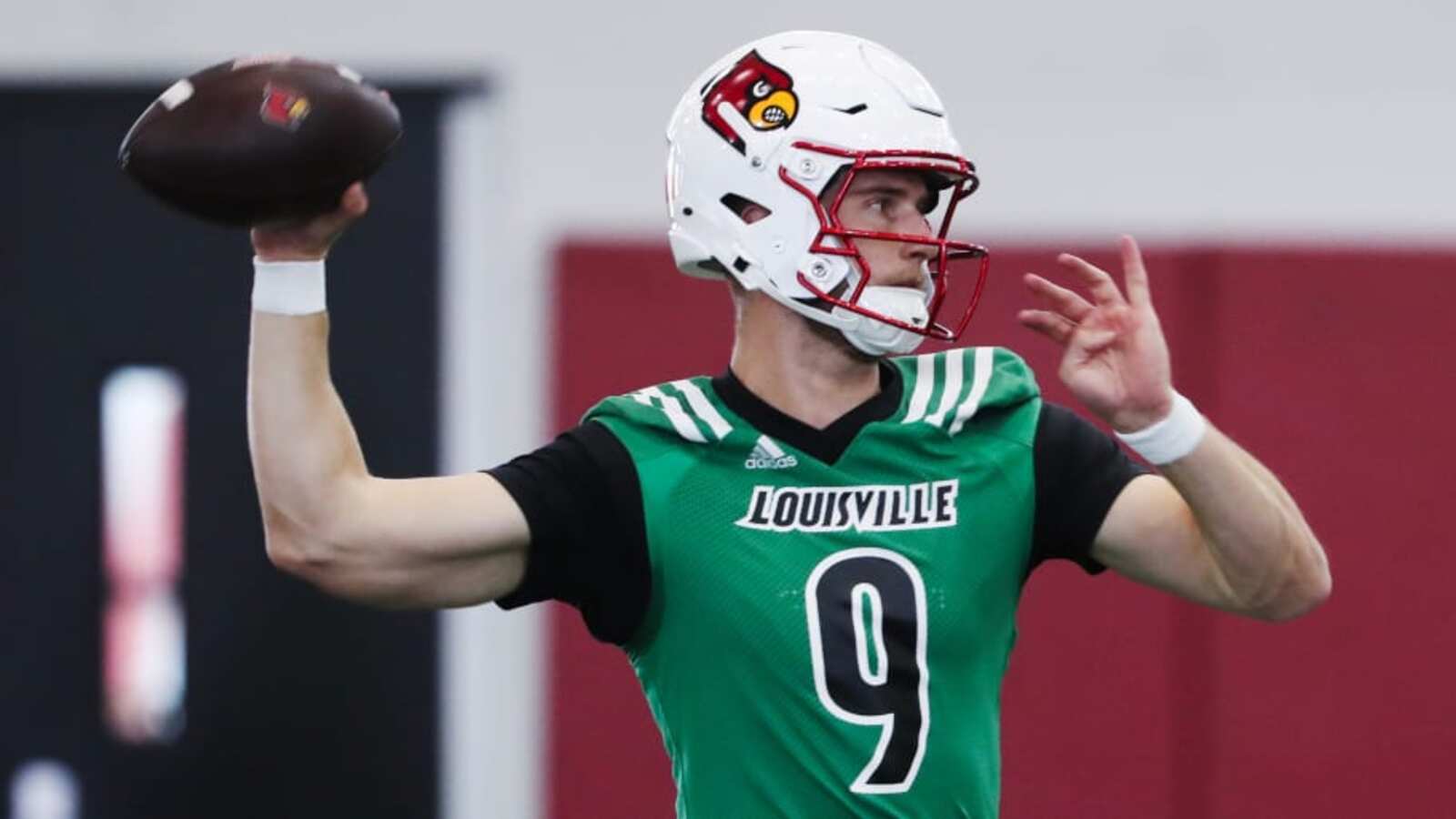Louisville QB Tyler Shough Named to Johnny Unitas Golden Arm Award ...