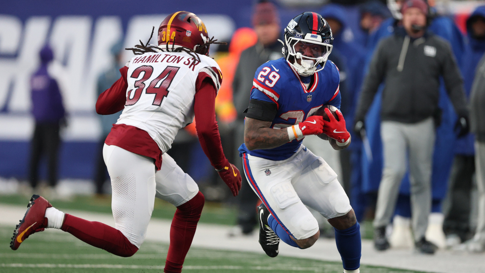 Washington Commanders Outlast New York Giants In a Battle Of Losing ...
