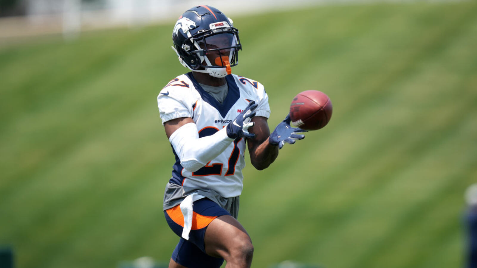 Broncos gamble doesn't pay off as defensive veteran and key depth get ...